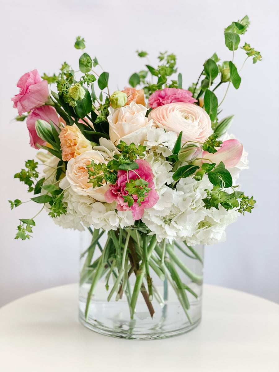 Blush Signature Arrangement – Blush Bouquets